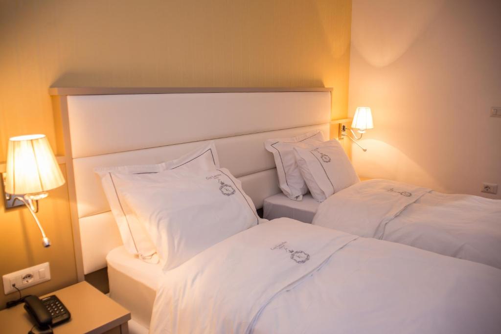 Santa Quaranta Premium Resort | Amazing Albania